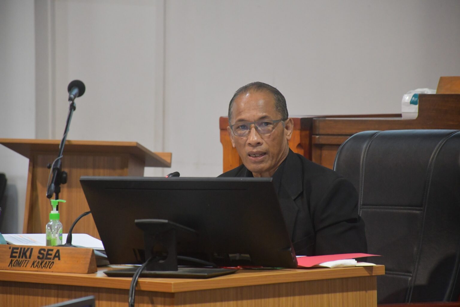 Kamata he ‘ahoni ‘a e ngaue atu Komiti Fale Alea ki he Kautaha ‘Uhila ...